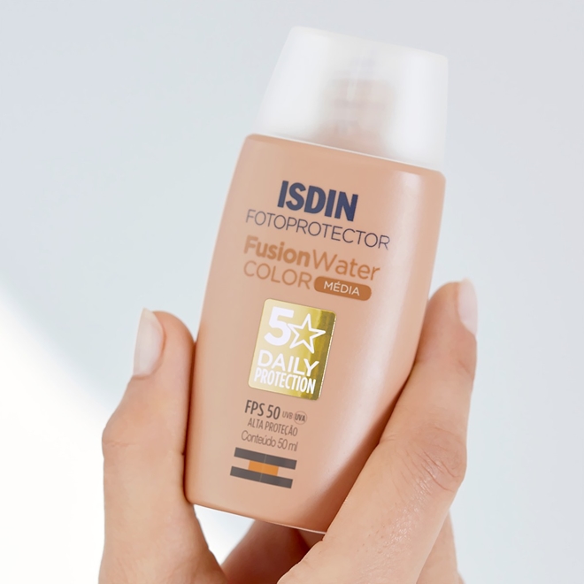 Protetor Solar Isdin Fusion Water FPS50 Cor Média 50ml - Protetor Solar ...
